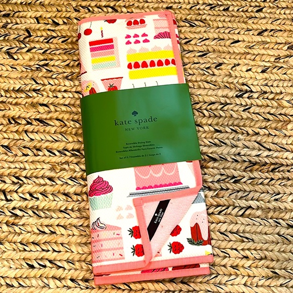 kate spade | Kitchen | Nwt Kate Spade Cupcake Cake Strawberry Cherry ...